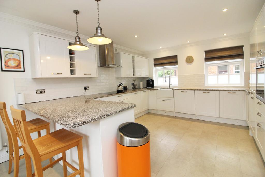 Minster Moorgate, Beverley HU17 8HP 4 bed detached house - £625,000