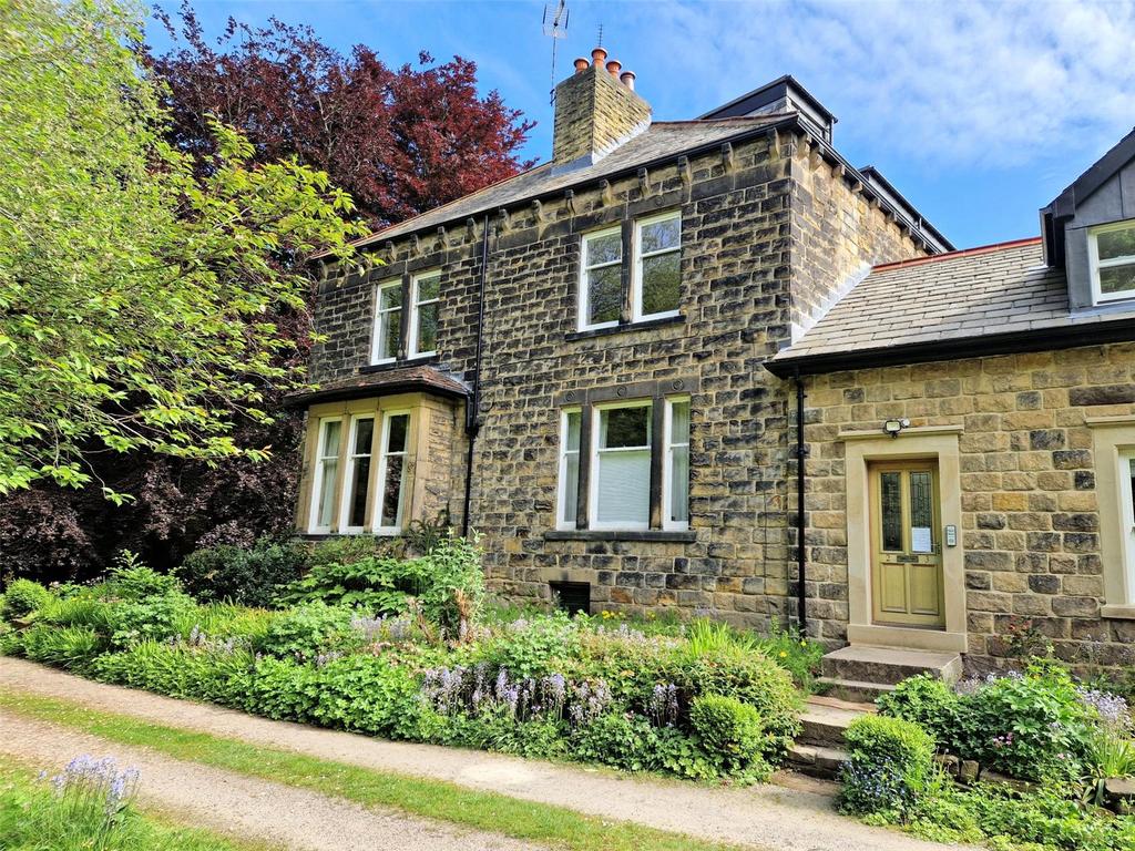 Ladywood Road, Leeds, West Yorkshire... 2 bed flat - £1,100 pcm (£254 pw)