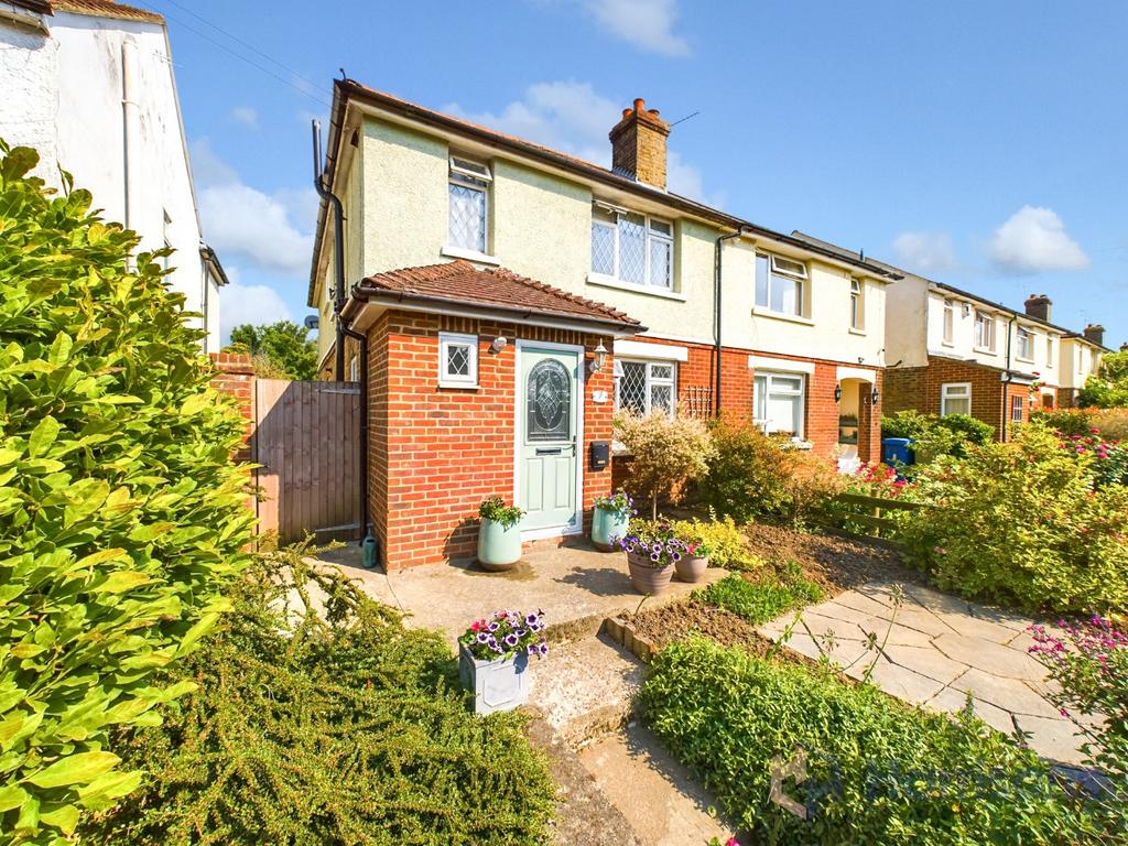 Ruins Barn Road, Tunstall, Sittingbourne, Kent, ME10 4 bed semi ...