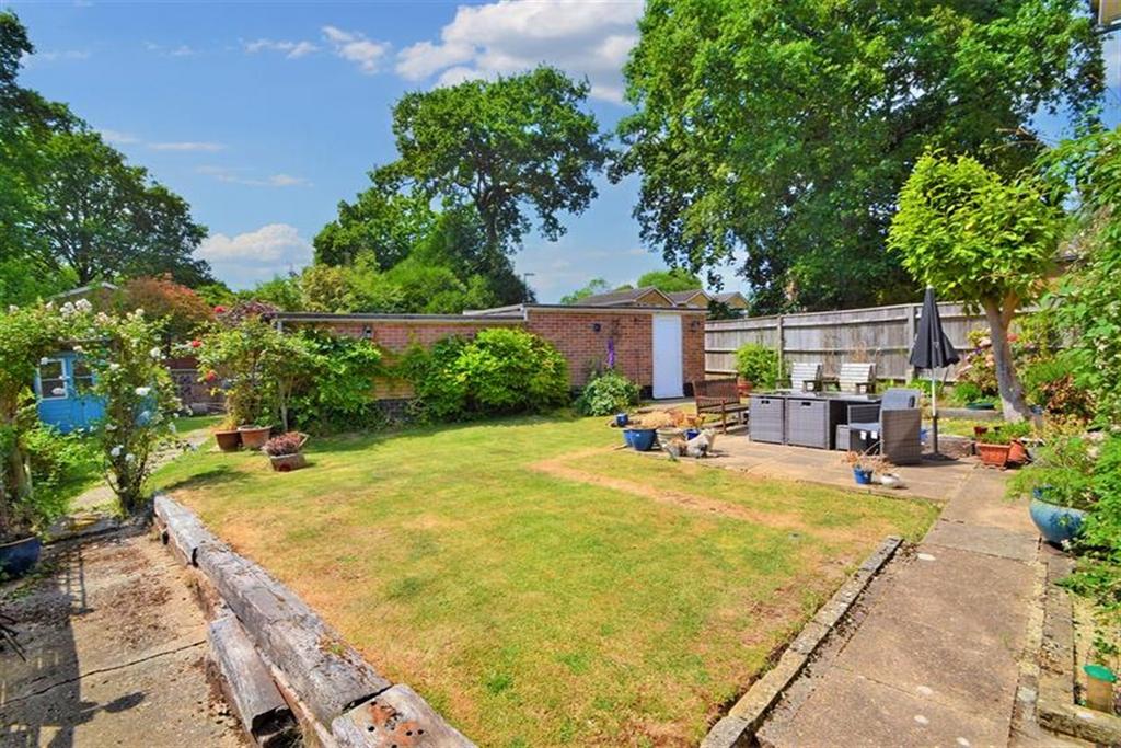 Colden Common 4 bed detached house - £585,000