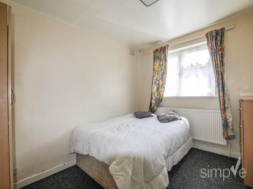 Larch Crescent Hayes Middlesex 1 Bed In A House Share To Rent £900