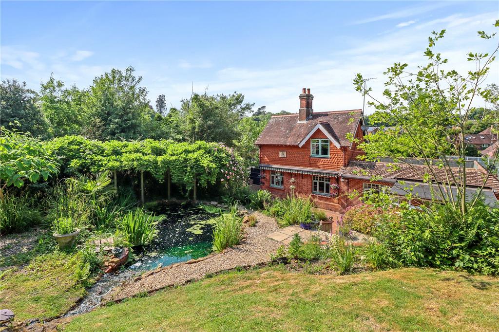 Church Street Uckfield East Sussex Tn22 3 Bed Detached House For
