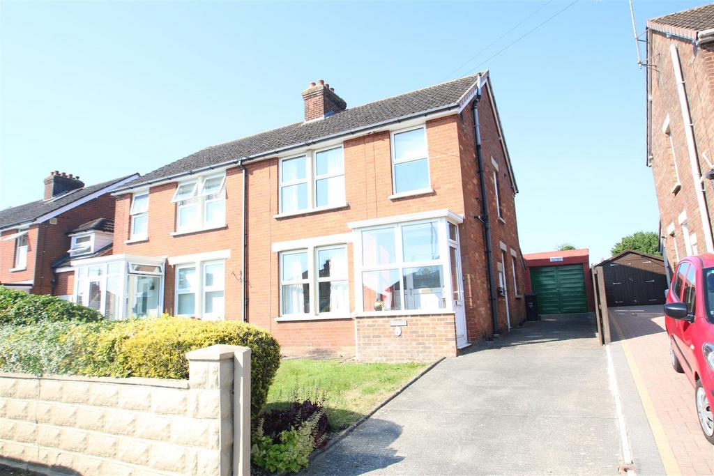 Devizes Road, Salisbury 3 bed semi-detached house for sale - £350,000
