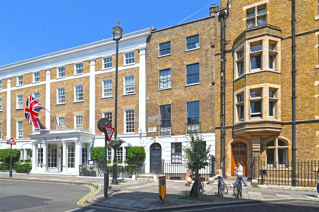 24 George Street, Marylebone, Village... 2 bed flat - £3,878 pcm (£895 pw)