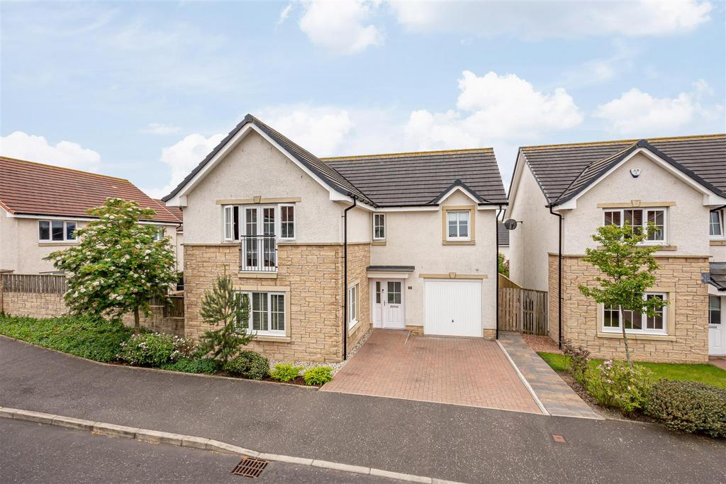 10 Fitty Way, Dunfermline, KY11 8XR 4 bed detached house - £330,000
