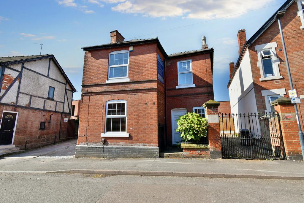 Markeaton Street, Derby, DE1 2 bed detached house - £190,000