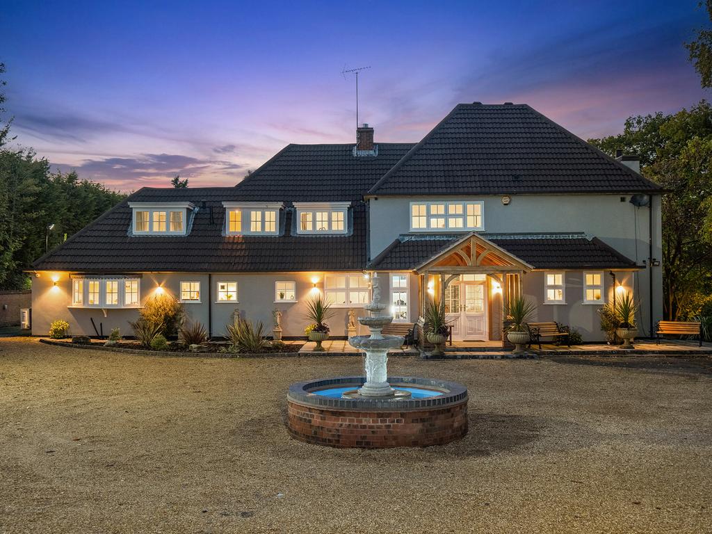 Wolverhampton Road, Stourton, Stourbridge DY7 5AF 5 bed detached house ...
