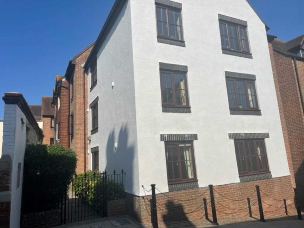Station Street, Lewes 1 bed retirement property - £135,000