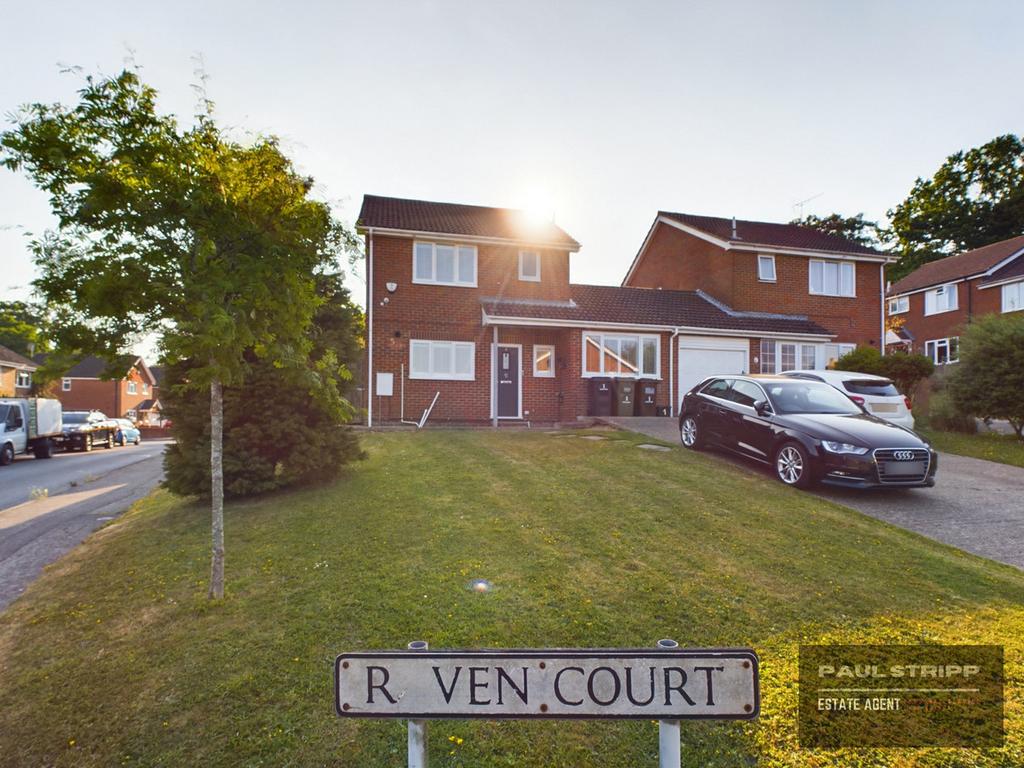 Raven Court, Battle, TN33 3 bed link detached house - £410,000