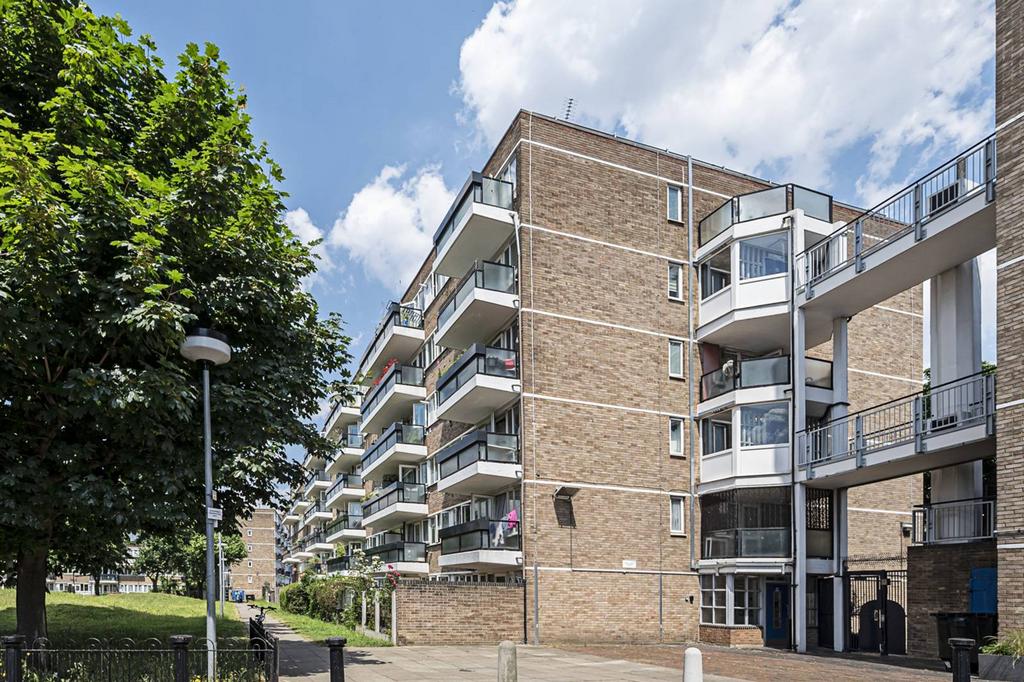 Clovelly Way, Stepney, London, E1 2 bed flat - £350,000