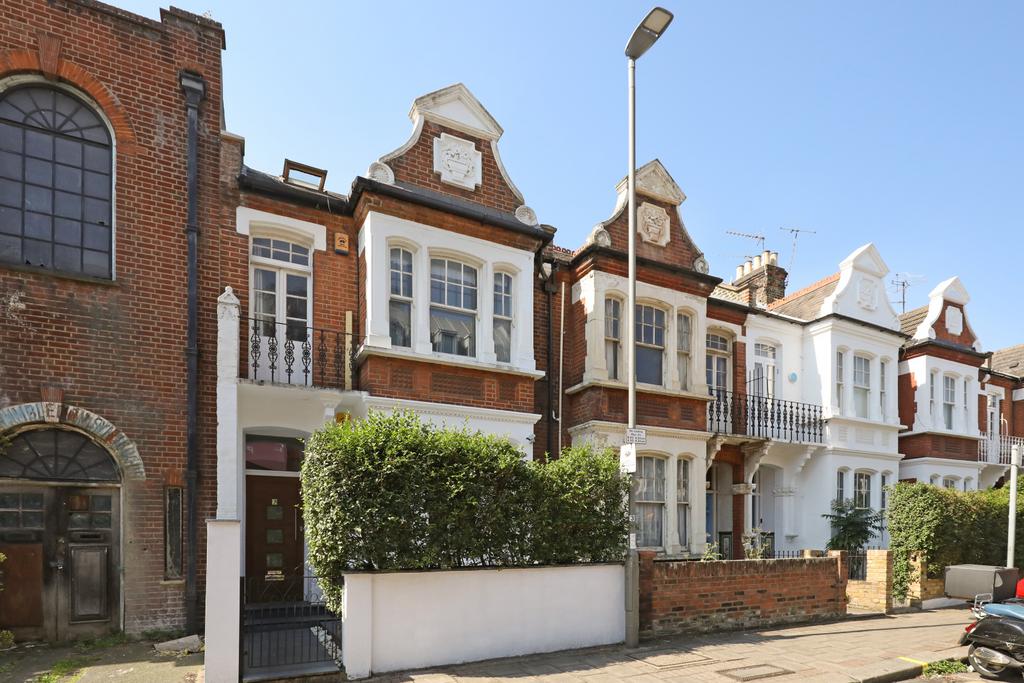 Chelverton Road, Putney, London, SW15 2 bed apartment - £795,000