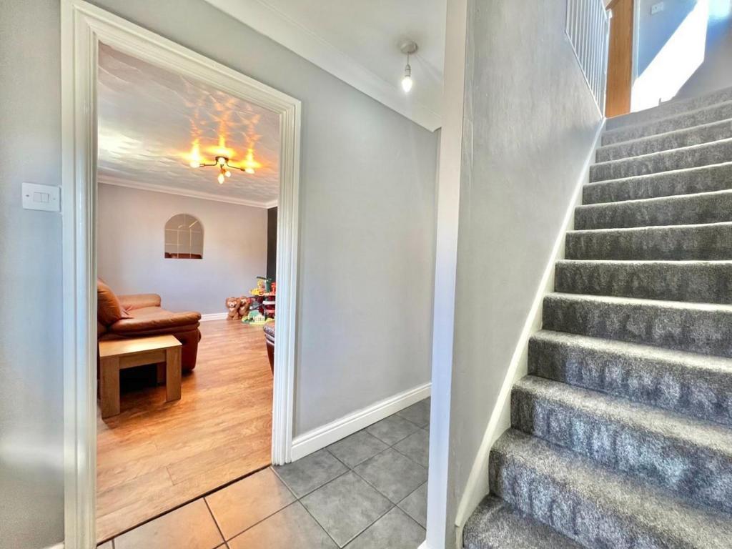 The Green View, Shafton, Barnsley 3 bed semi-detached house - £140,000