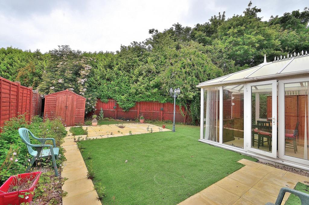 Shenley Lodge, Milton Keynes MK5 2 bed detached bungalow for sale - £ ...