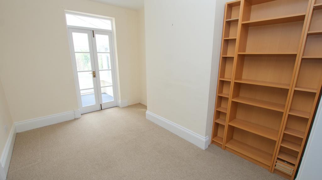 2 Southville Gordon Road Cheltenham GL53 0ES 2 bed apartment - £1,350 ...