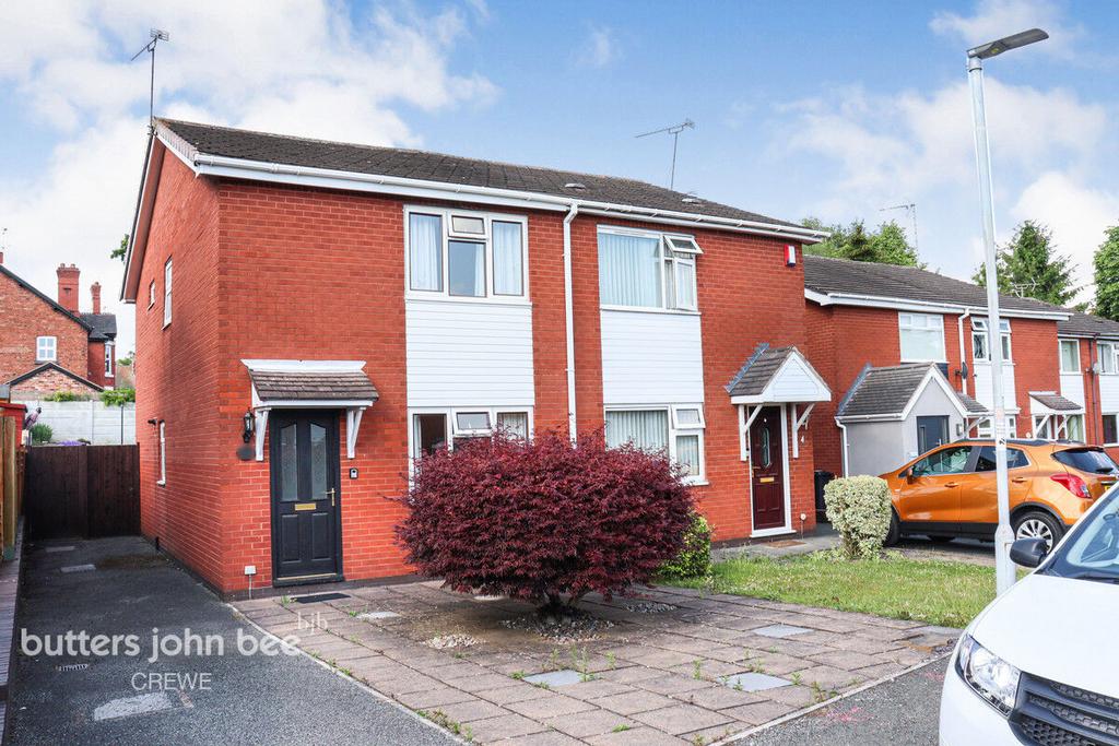 Brook Close, Crewe 2 bed semi-detached house for sale - £140,000