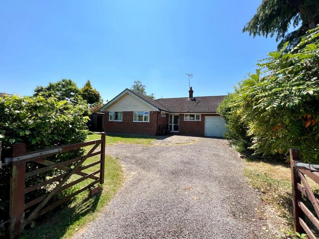 TENTERDEN 3 bed detached bungalow - £550,000
