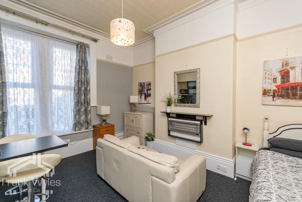 Glen Eldon Road, Lytham St Annes, Lancashire 8 bed block of apartments for sale - £250,000