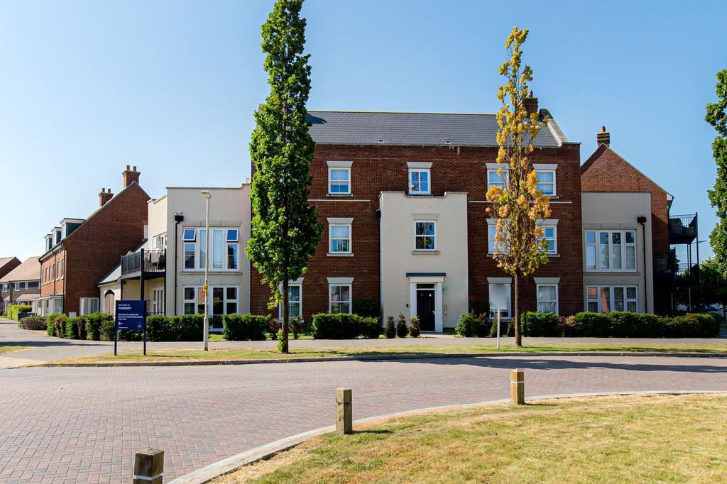 Avocet Way, Finberry, TN25 1 bed flat - £210,000