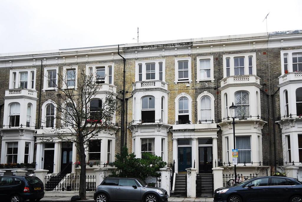 Redcliffe Street, Chelsea, London, SW10 2 bed flat - £2,925 pcm (£675 pw)