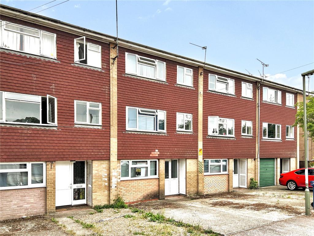Kimbers Lane, Farnham, Surrey, GU9 5 bed terraced house - £2,500 pcm (£ ...