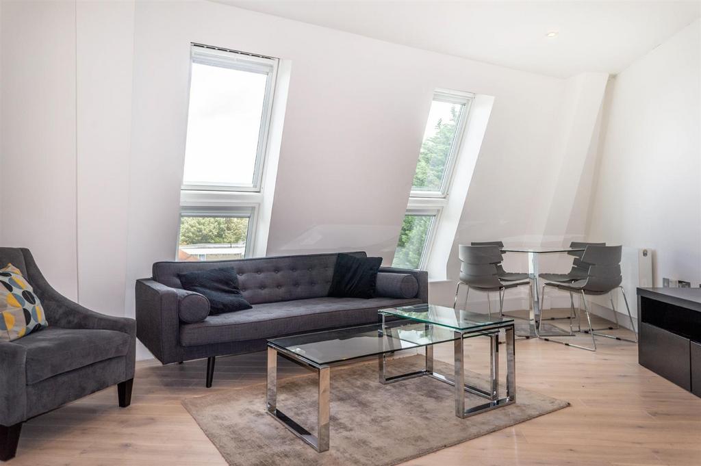 Ostro House, Finchley Road, NW2 1 bed apartment - £1,733 pcm (£400 pw)