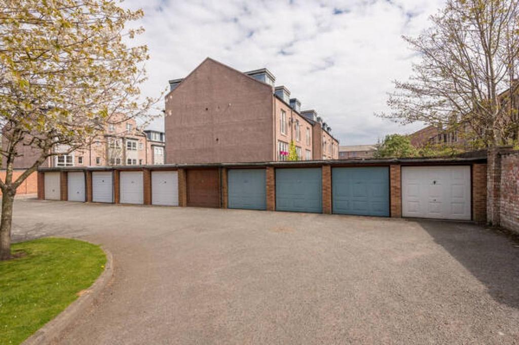Garage for sale, East Champanyie, The... Garage - £30,000