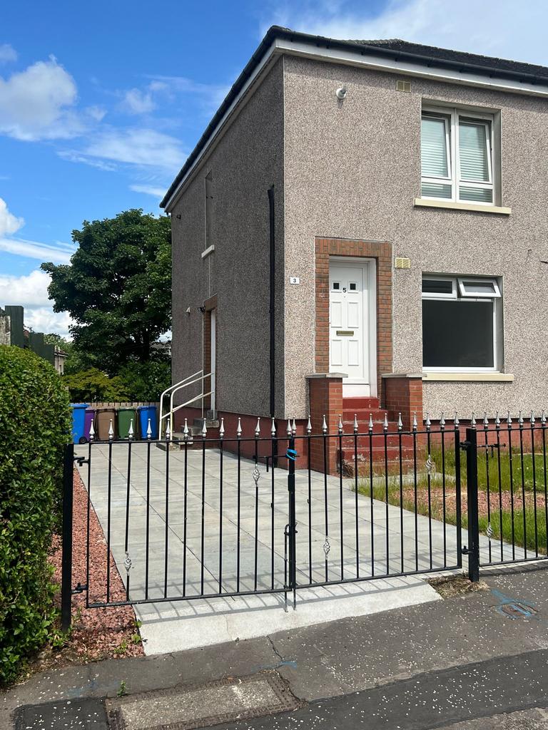 Robroyston Avenue, Provanmill 2 bed cottage - £795 pcm (£183 pw)
