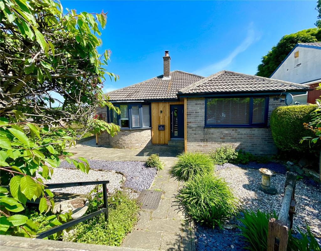 Edgehill Road, Staincross, S75 3 bed bungalow - £290,000