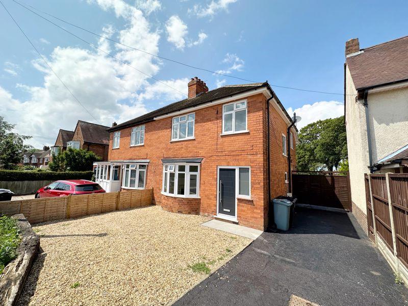 New Beacon Road, Grantham 3 bed semi-detached house - £240,000