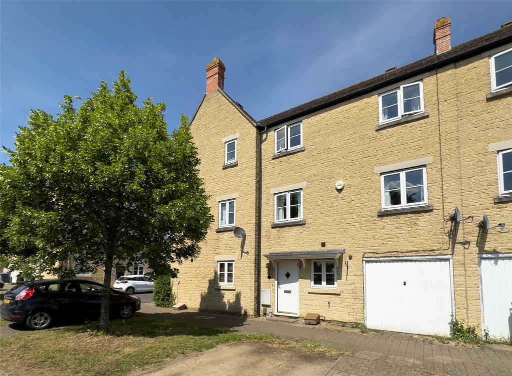 Cedar Drive Witney Oxfordshire Ox28 4 Bed Terraced House £340 000