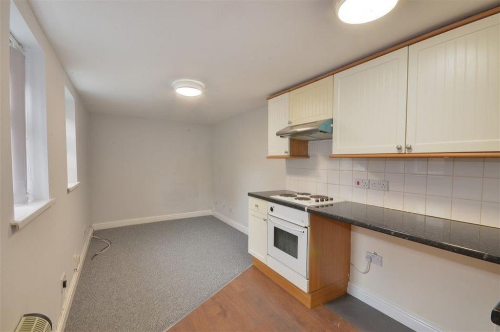 Lower Oxford Street, Castleford, WF10 1 bed terraced house - £495 pcm ...