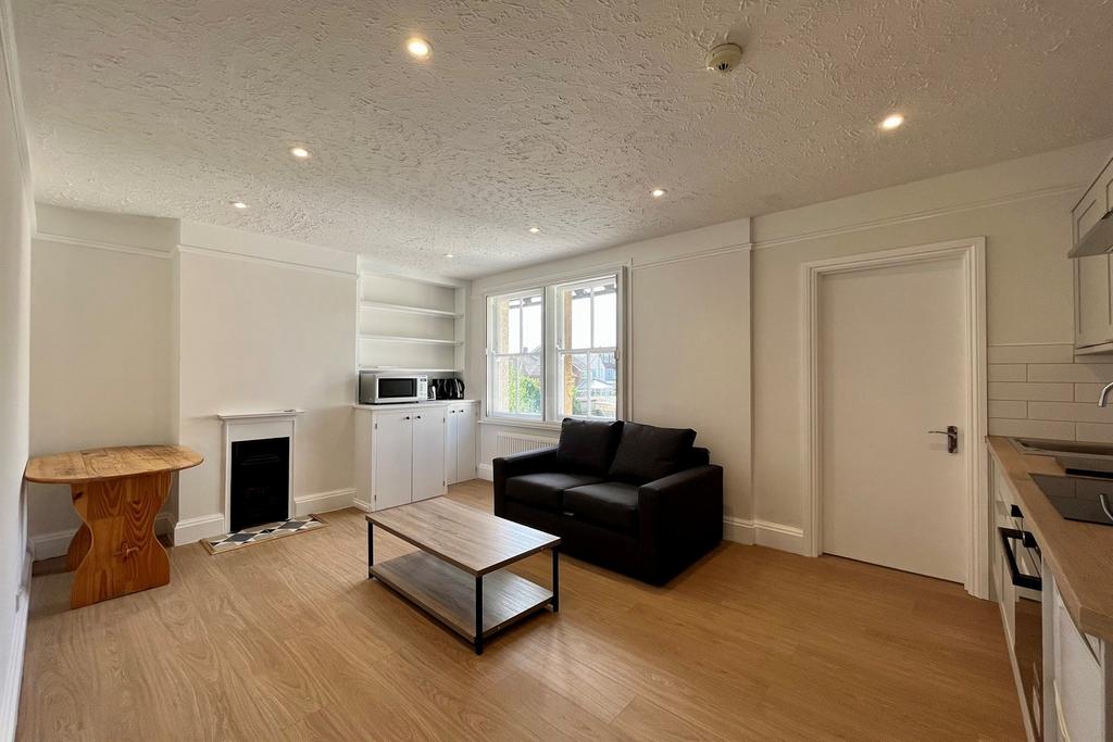 Abingdon Road, Oxford, OX1 1 bed flat - £1,200 pcm (£277 pw)