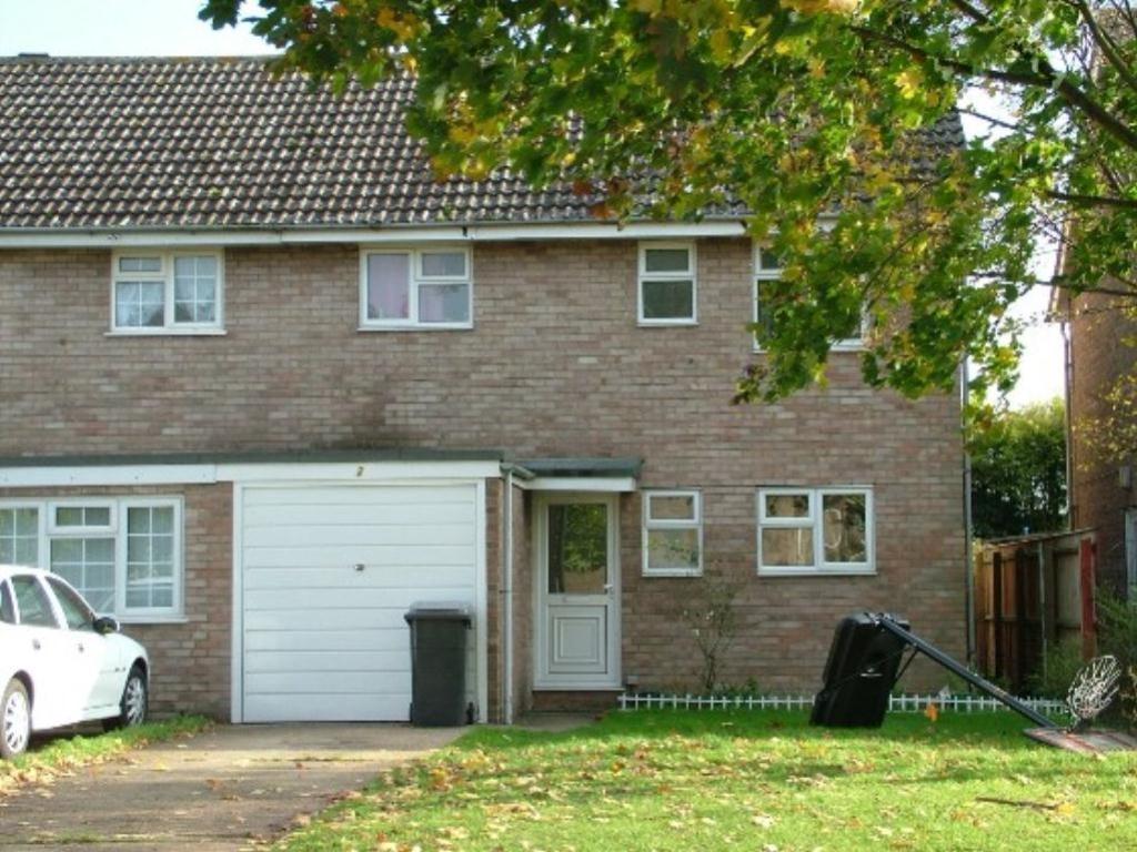 Lark Road, Mildenhall, Suffolk, IP28 7LA 3 bed semi-detached house to ...