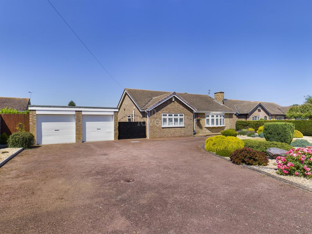 Arden Moor Way North Hykeham Ln6 2 Bed Detached Bungalow £340 000