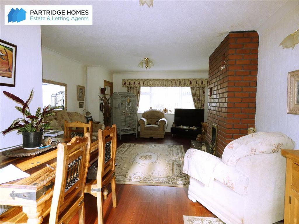 Marston Green, Birmingham B37 3 bed semi-detached house - £260,000