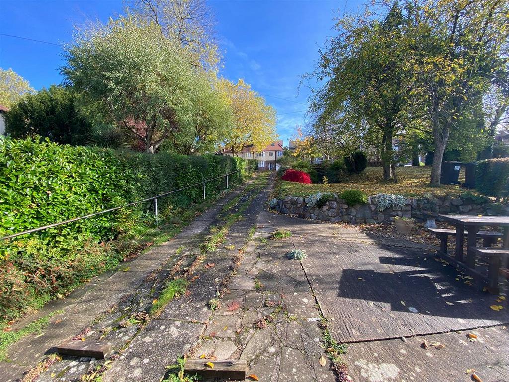 Hall Green, Birmingham B28 3 bed semi-detached house for sale - £320,000