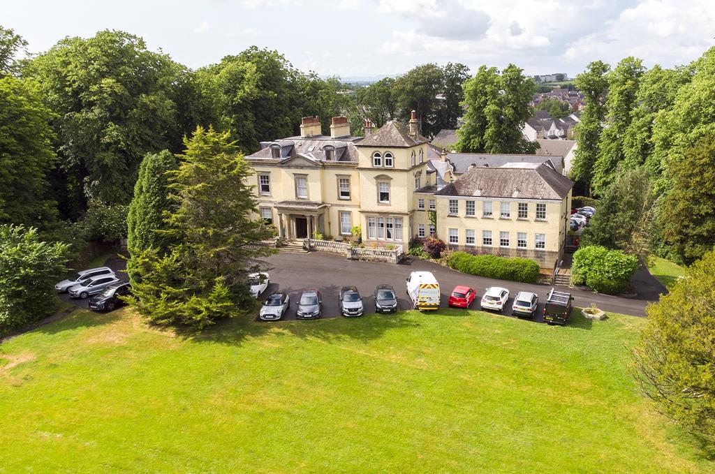 Mount House, Dundonald Road, KA2 2 bed flat - £154,995