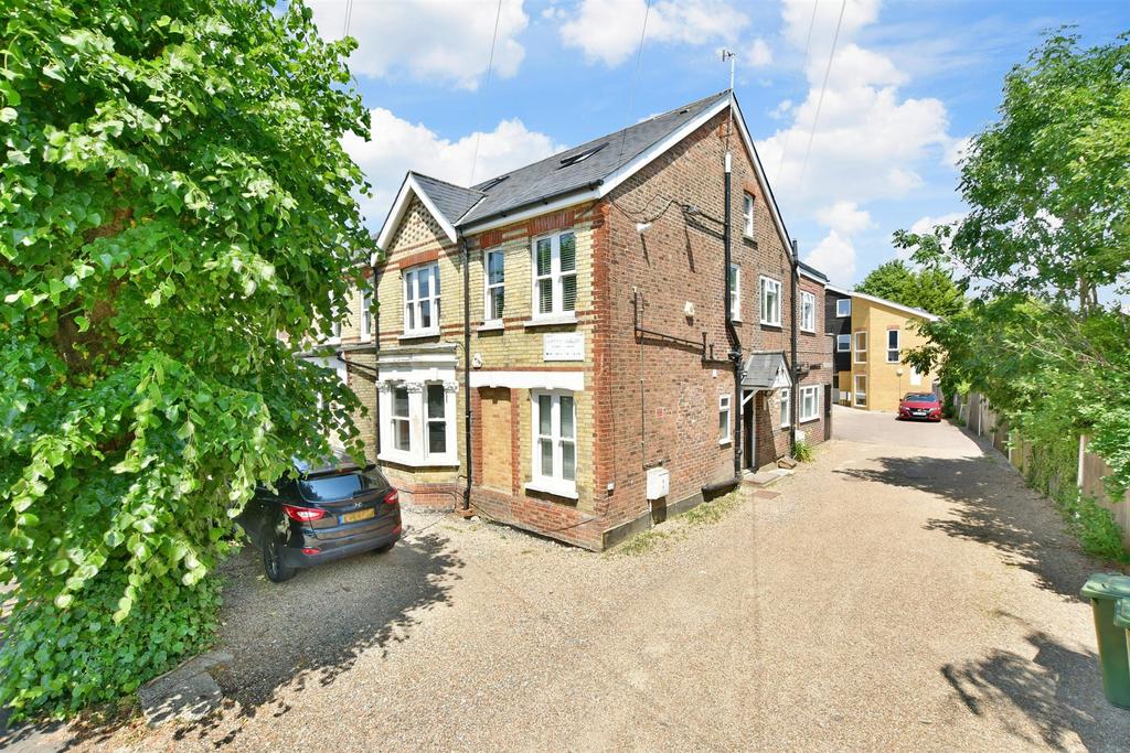 Monson Road, Redhill, Surrey 1 bed flat for sale - £218,000
