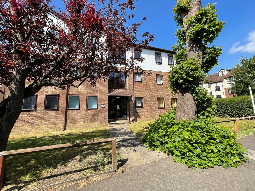 Burnell Road, Sutton Studio - £166,500