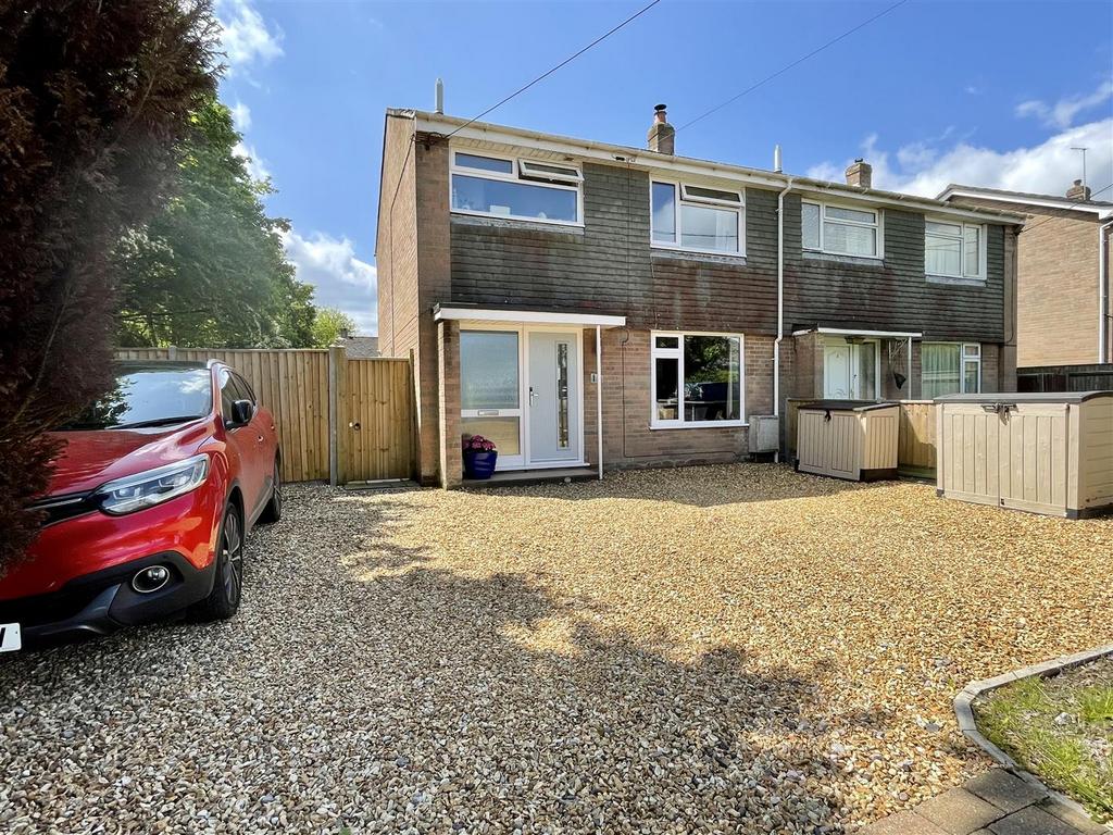 High Street, Poole BH16 3 bed semi-detached house - £359,950