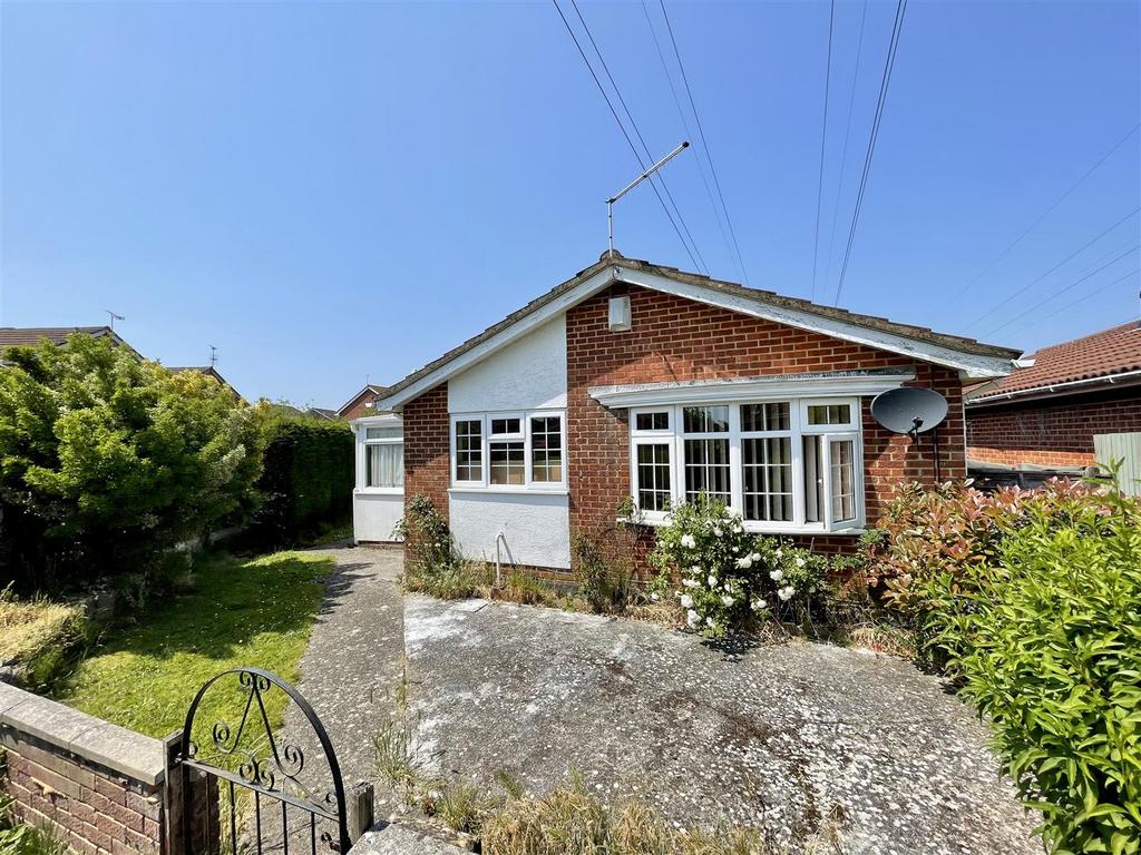 Falconer Drive, Poole BH15 2 bed detached bungalow - £339,950