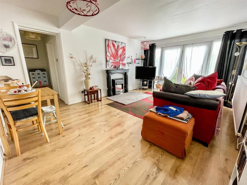 Tree Hamlets, Poole BH16 1 bed apartment - £195,000