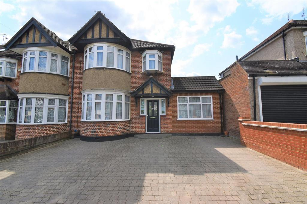 Victoria Road, Ruislip HA4 5 bed end of terrace house for sale - £775,000