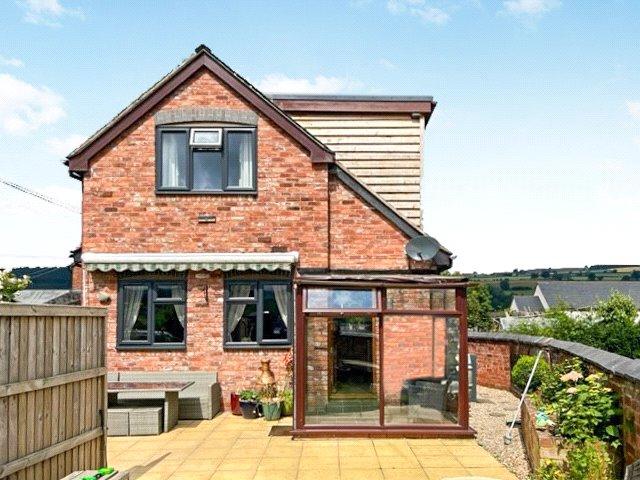 Marton, Welshpool, Shropshire, SY21 3 bed detached house - £285,000