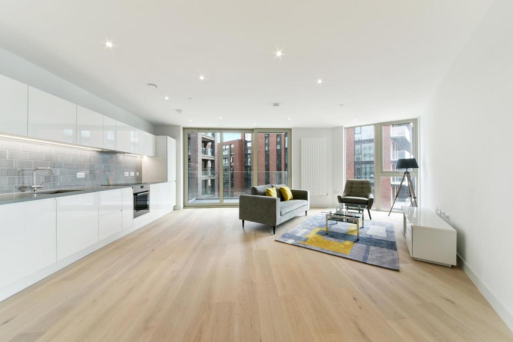 Liner House, Royal Wharf, London, E16 2 bed apartment to rent - £2,600 ...