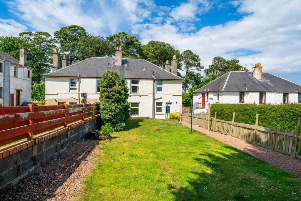 Cupar Road, Guardbridge, KY16 2 bed flat - £139,950