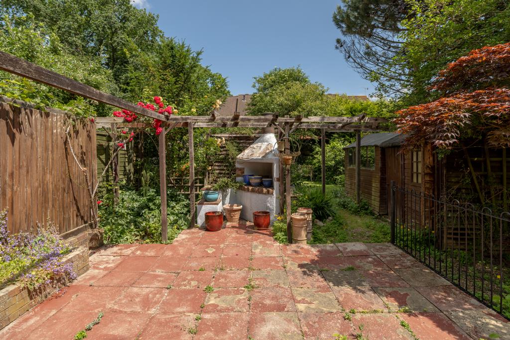 Brickfield Cottages, Plough Road, Smallfield, Horley, RH6 3 bed semi ...