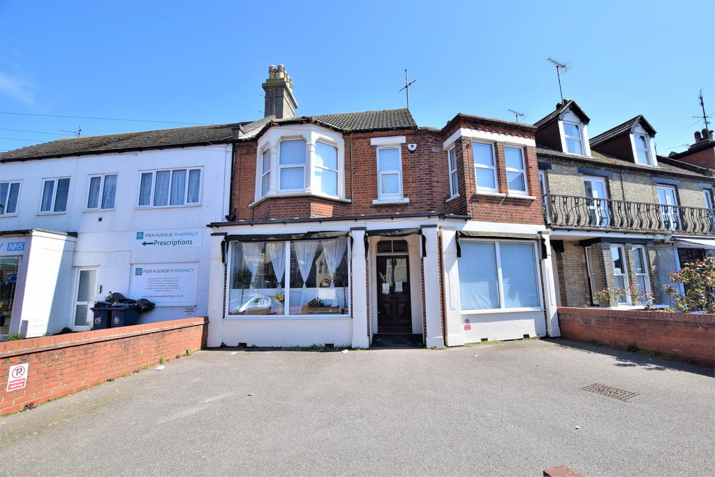 Pier Avenue, Clacton-on-Sea, CO15 5 bed terraced house for sale - £300,000
