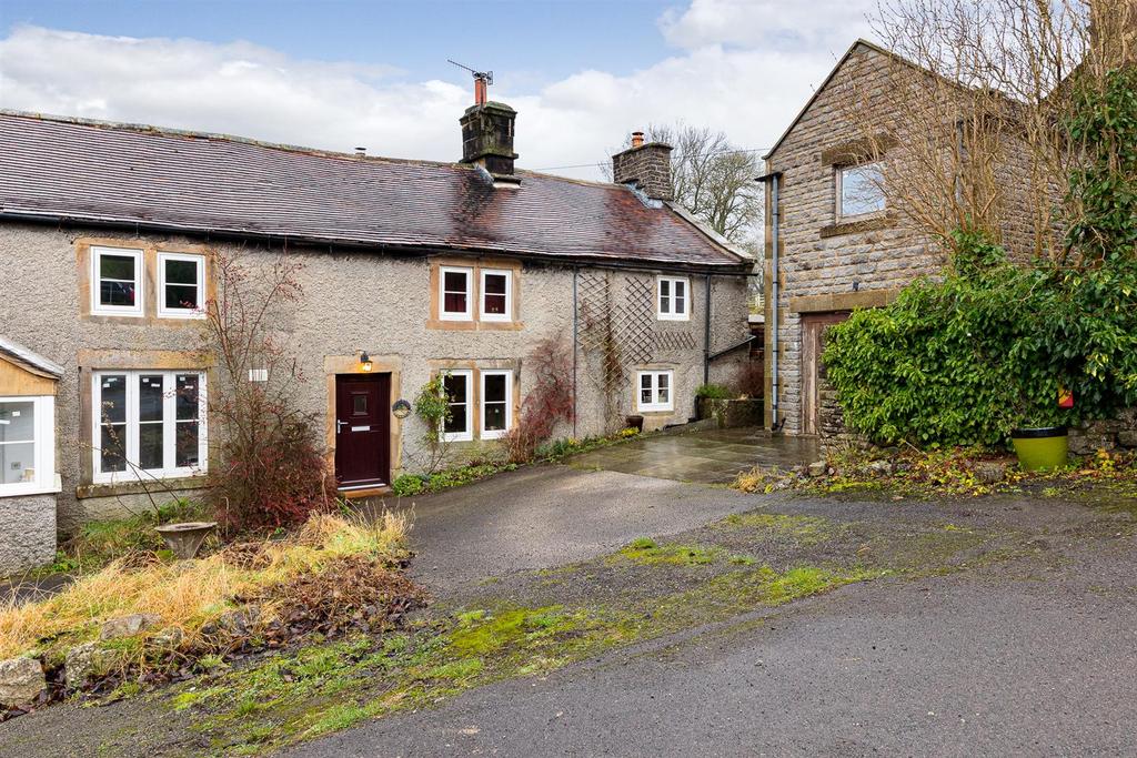 2 Hall Bank, Buxton SK17 3 bed semi-detached house - £475,000