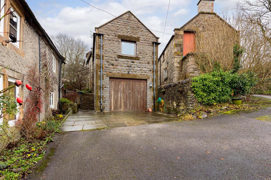 2 Hall Bank, Buxton SK17 3 bed semi-detached house - £475,000